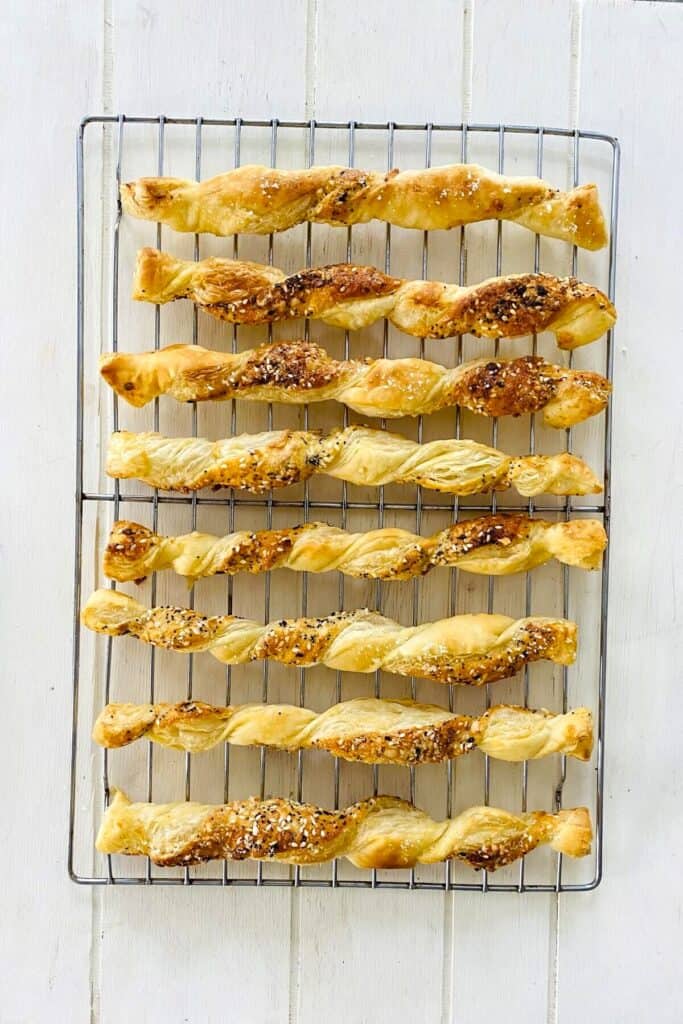 Crispy Everything Bagel Puff Pastry Cheese Twists