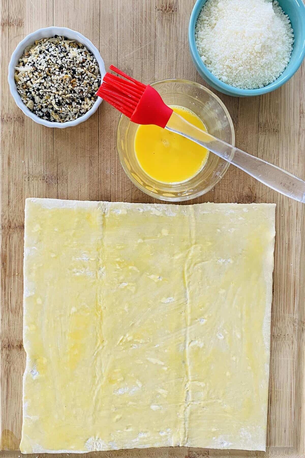 Crispy Everything Bagel Puff Pastry Cheese Twists